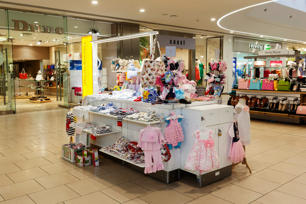 Book Pop-up Retail Space at Lakeside - SpaceandPeople