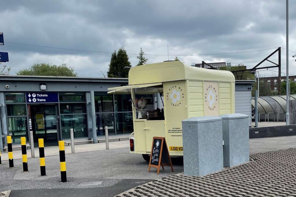 Book Pop-Up Retail Space At UK Train Stations - SpaceandPeople